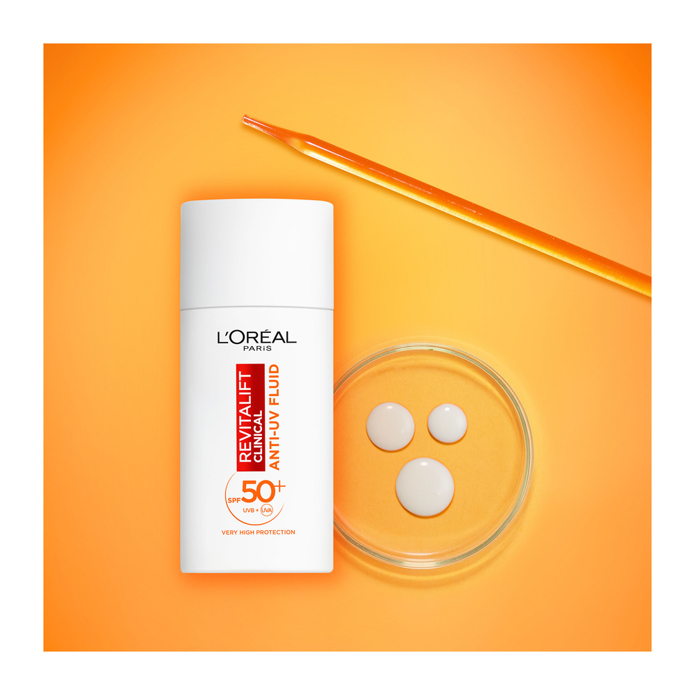 L'Oréal Revitalift Clinical Vitamin C Καθημερινή Κρέμα Προστασίας Με UV ...